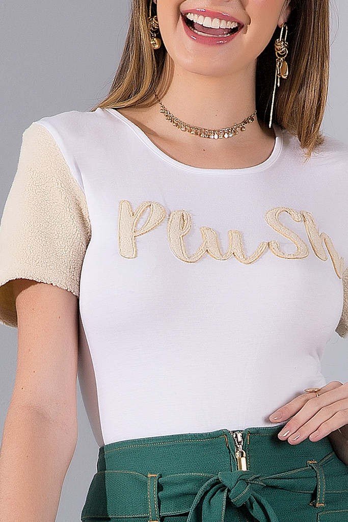 T-shirt Off White Mangas Pelo de Carneiro Império Z