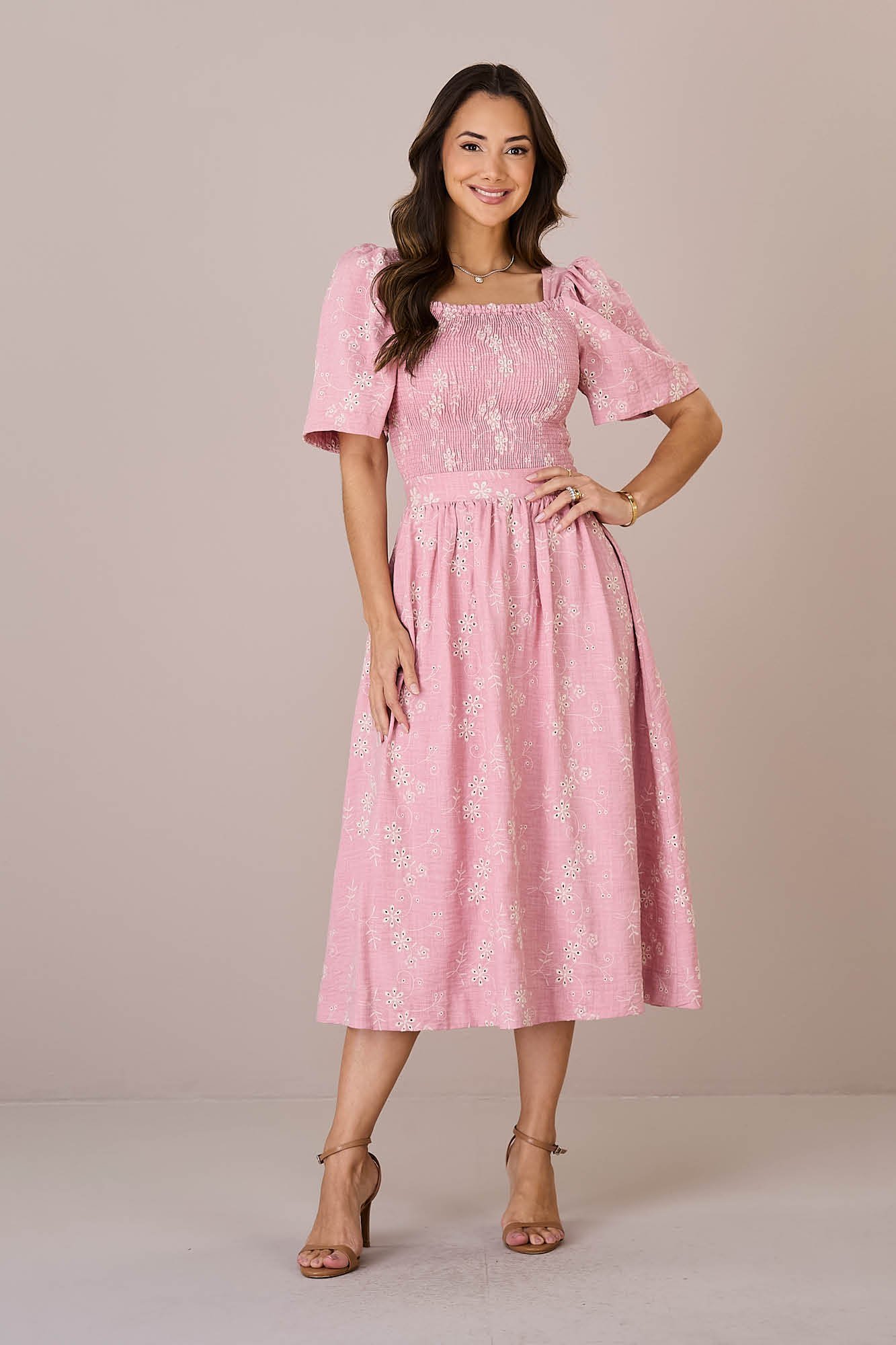 Conjunto Rosa Midi Crepe Blusa de Lastex e Saia Godê Helen Tatá Martello