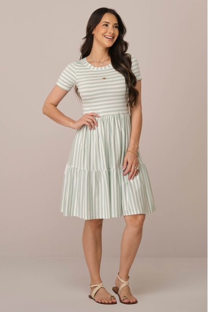 Vestido Verde Curto na Malha Comfy Listrado Dani Tata Martello
