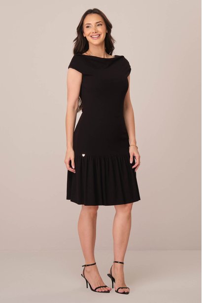 Vestido Preto Curto na Malha com Babado Gabi Tata Martello